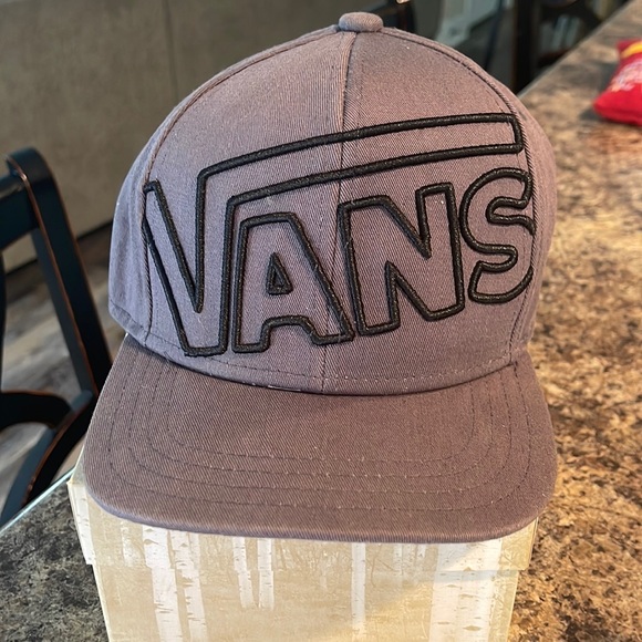 Vans | Accessories | Vans Gray Snapback Hat 9 Great Deal | Poshmark